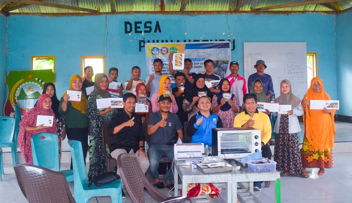 FPIK UHO Terapkan Prototipe Kerang Pokea Asap Cair Kaya Omega 3 di Desa ...